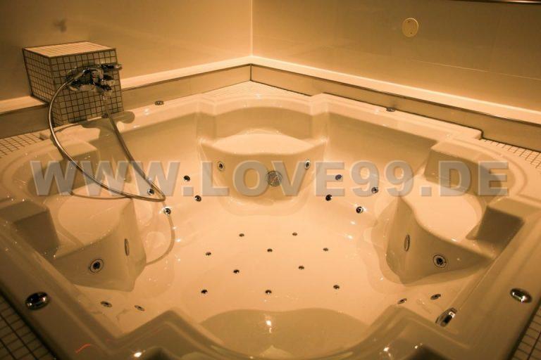 FKK- & Saunaclubs, Wellness, Tanz-Bars, Bordelle im München